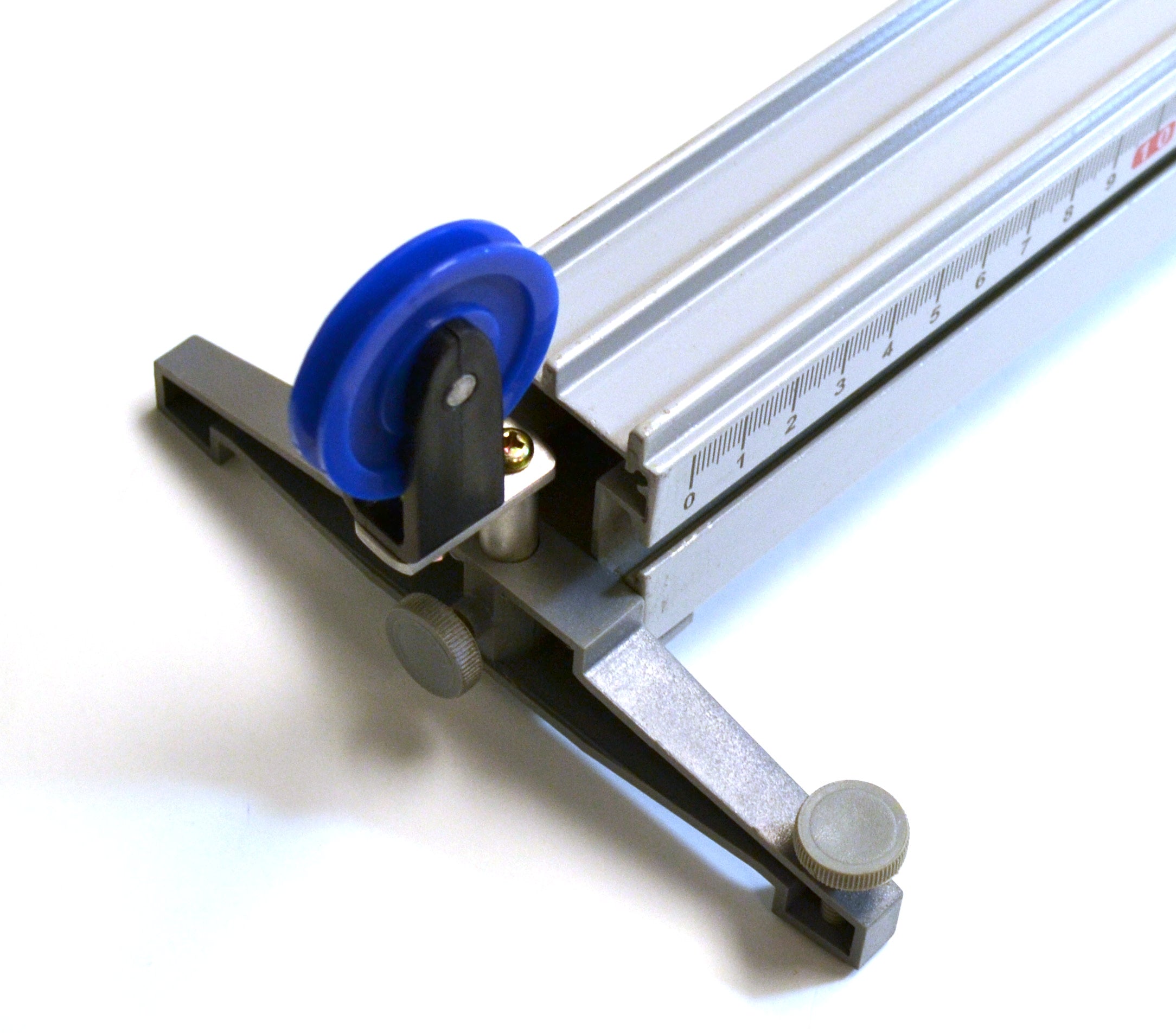 Collisions Kit - 48" Collision Track, 2 Carts, 2 Sets of (3) Slotted M ...